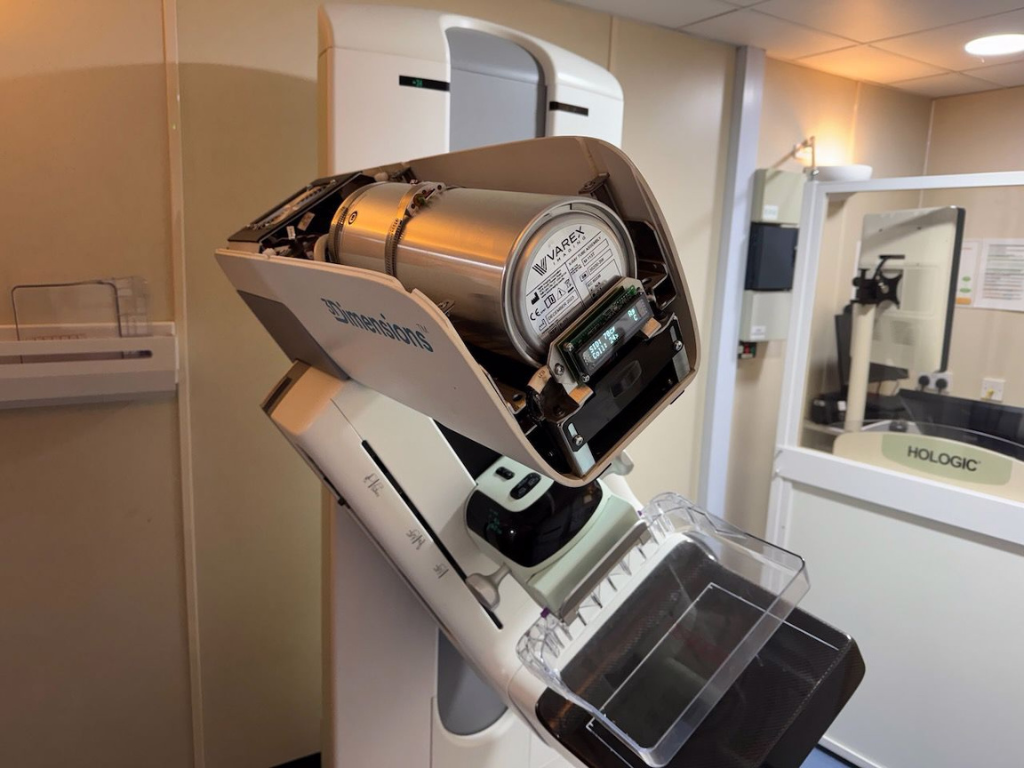 Hologic Selenia Dimensions 3D Mammography System 2018 | Scandinavian ...